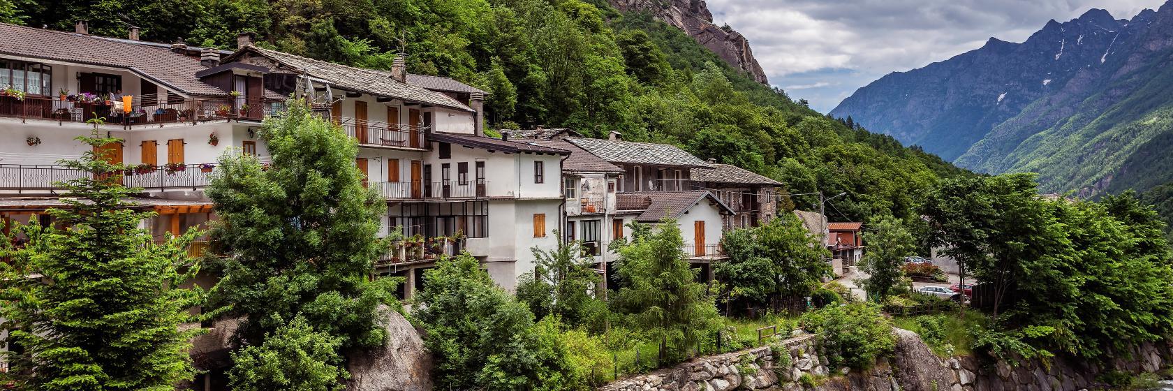 The best available hotels & places to stay near Noasca, Italy