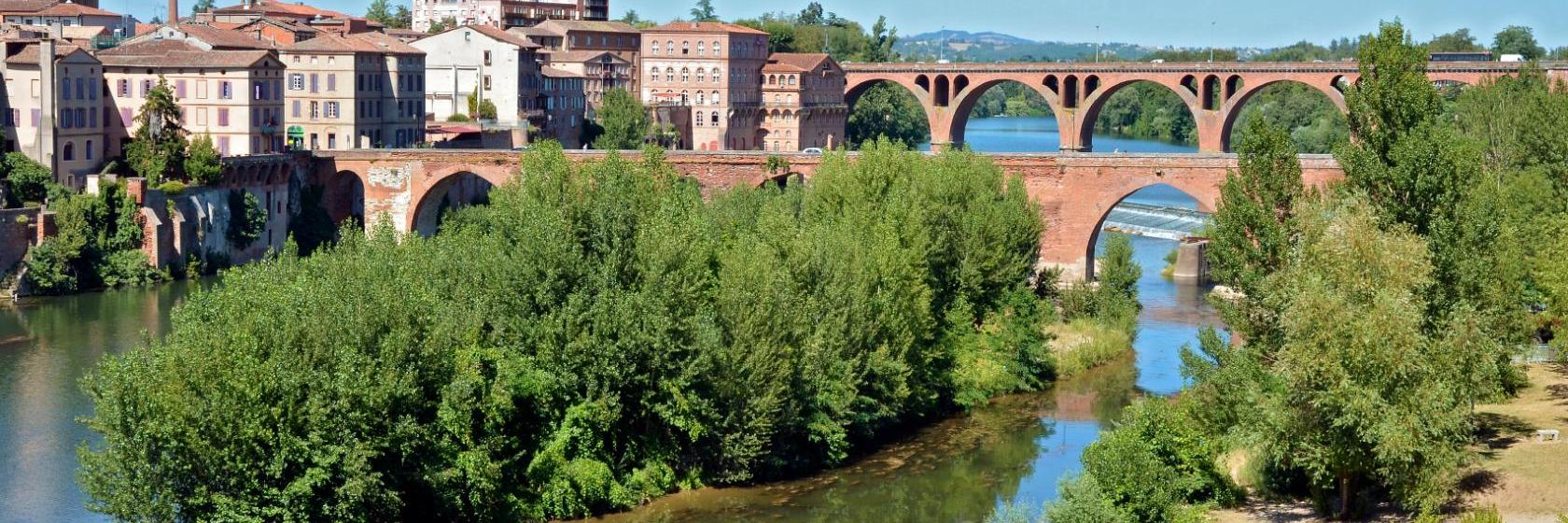 The best available hotels & places to stay near La Bastide-Solages, France