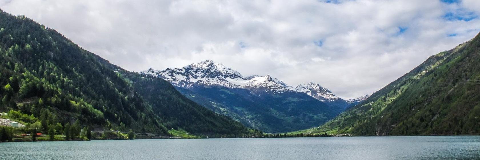 The best available hotels & places to stay near Miralago, Switzerland