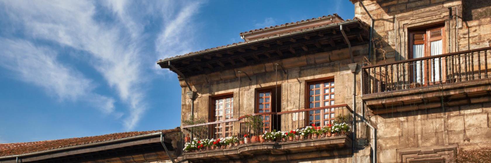 The best available hotels & places to stay near Lugones, Spain