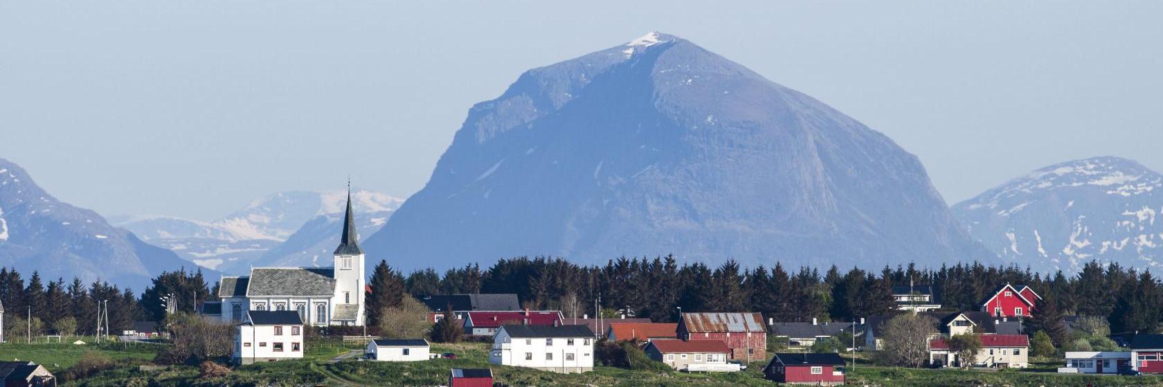 The best available hotels & places to stay near Hopen, Norway