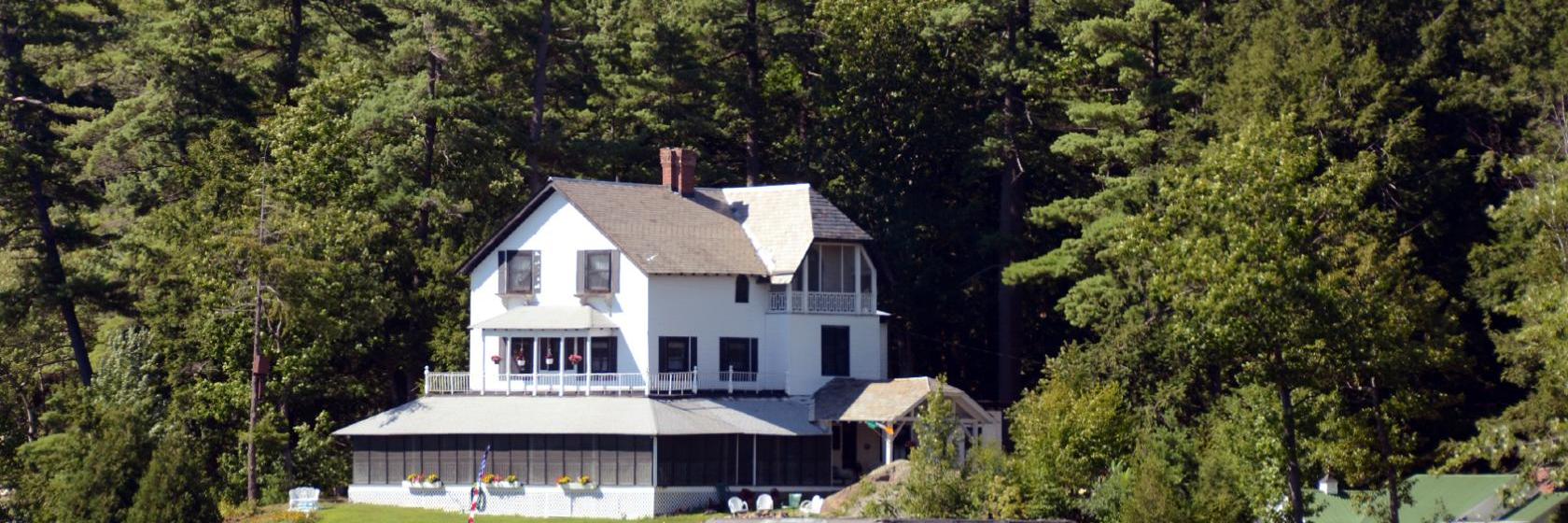 The best available hotels & places to stay near Diamond Point, NY