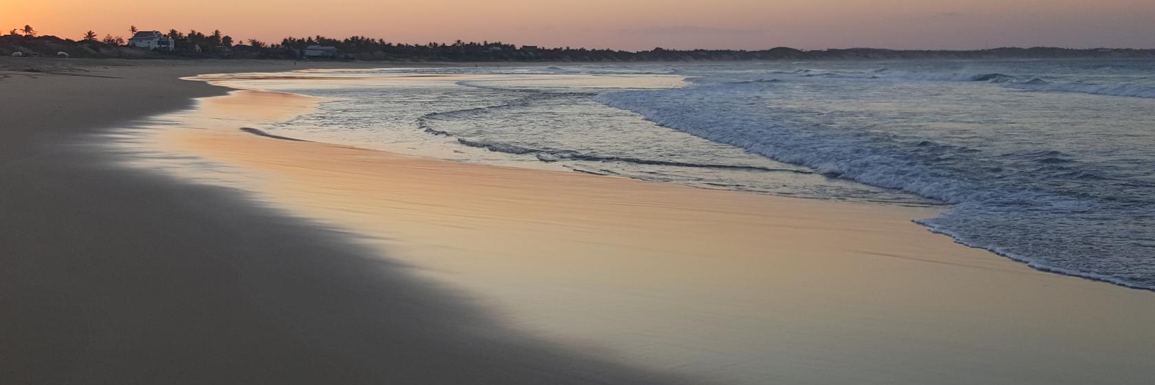 10 Best Praia do Tofo Hotels, Mozambique (From $127)