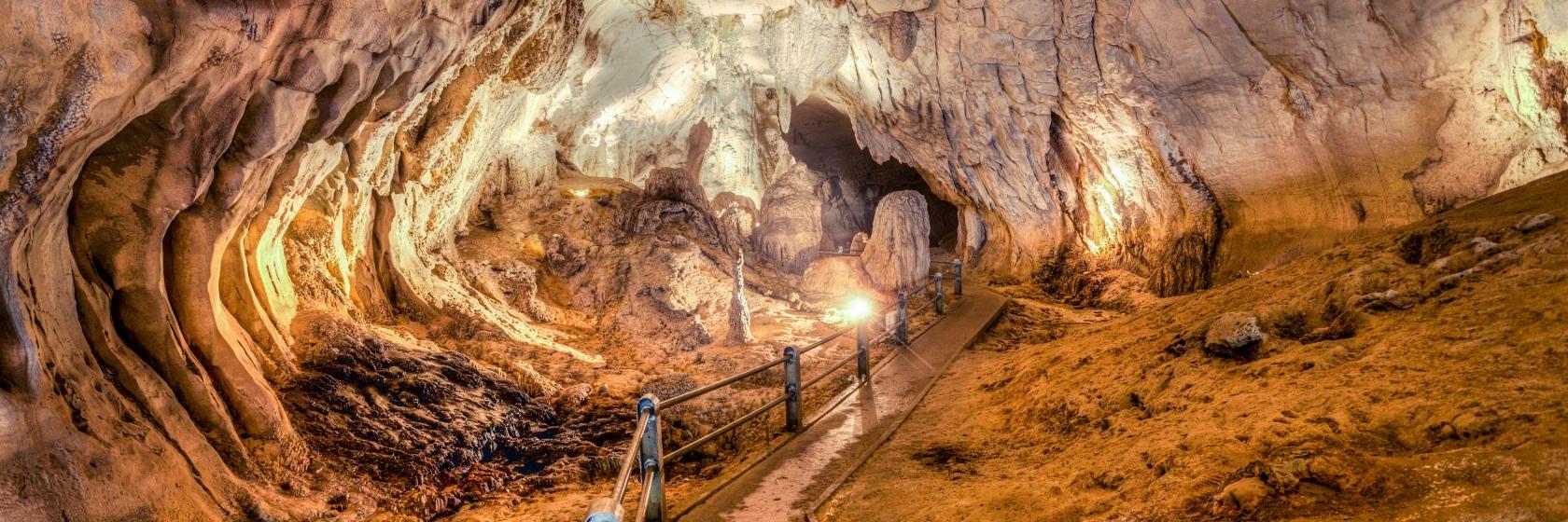 The best available hotels & places to stay near Long Terawan, Malaysia