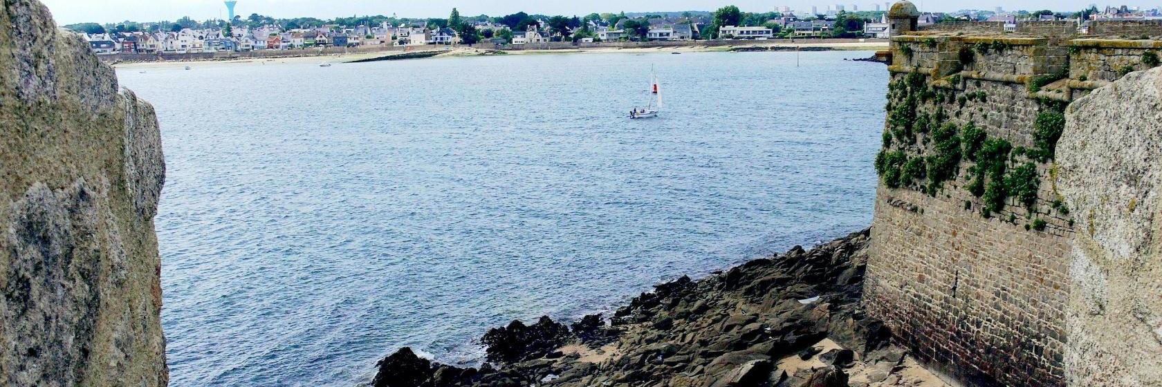 The best available hotels & places to stay near Gestel, France