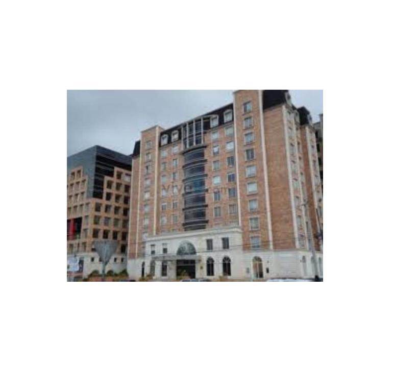 Edificio Parque Real Habitación con baño privado, Quito (precios ...