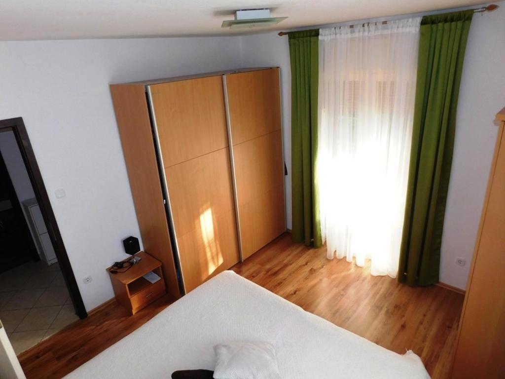Holiday Apartment Zadar For 1 - 6 Persons With 2 Bedrooms - Row House - Zadar