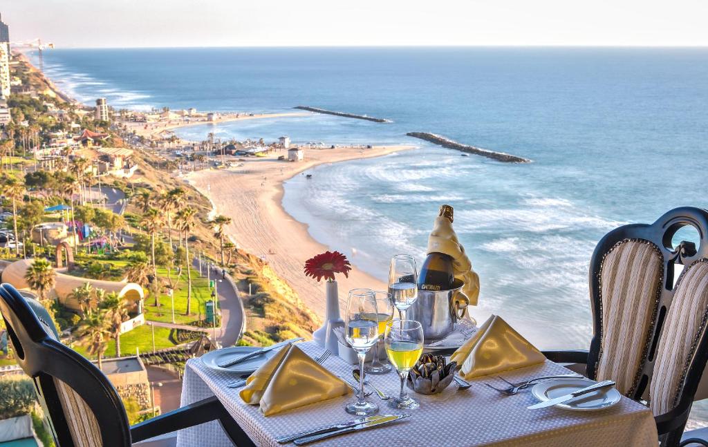 The Seasons Hotel -Studio & Suite, Netanya (updated prices 2025)