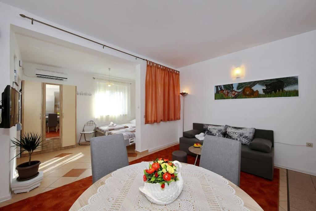 Studio apartment Visnjik, Zadar, Croatia - Booking.com