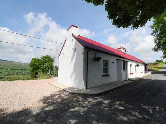 Kerrigan's Cottage | Hotel in Commeen, Ireland