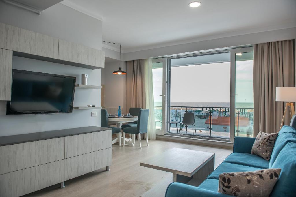 WAVE 1 Promenada Apartments in Mamaia