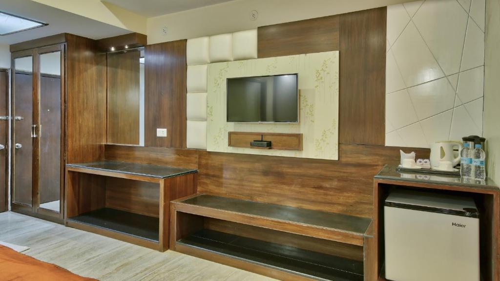 Milestone 251, Jaipur (updated prices 2025)