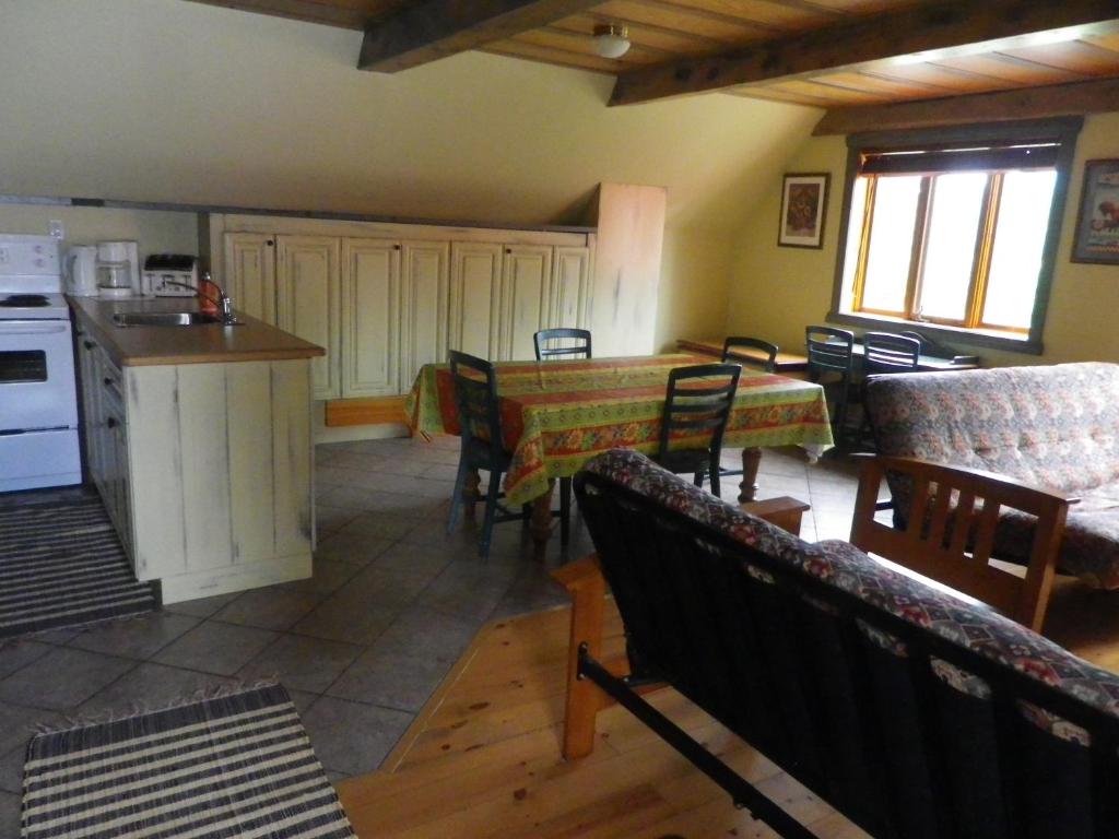 Auberge La Seigneurie Valcartier, Saint-Gabriel-De-Valcartier (updated ...