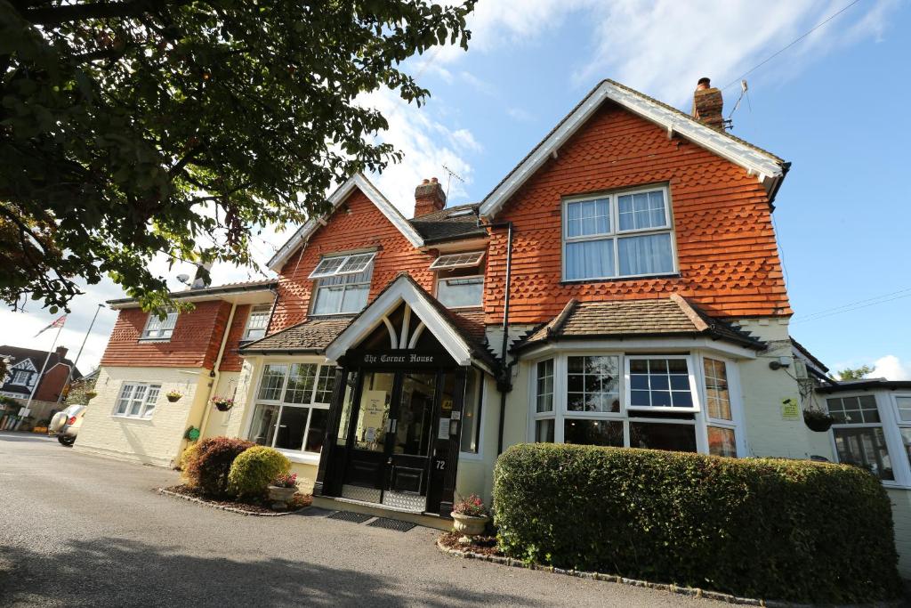 Corner House Hotel Gatwick with bookable Holiday parking, Horley ...