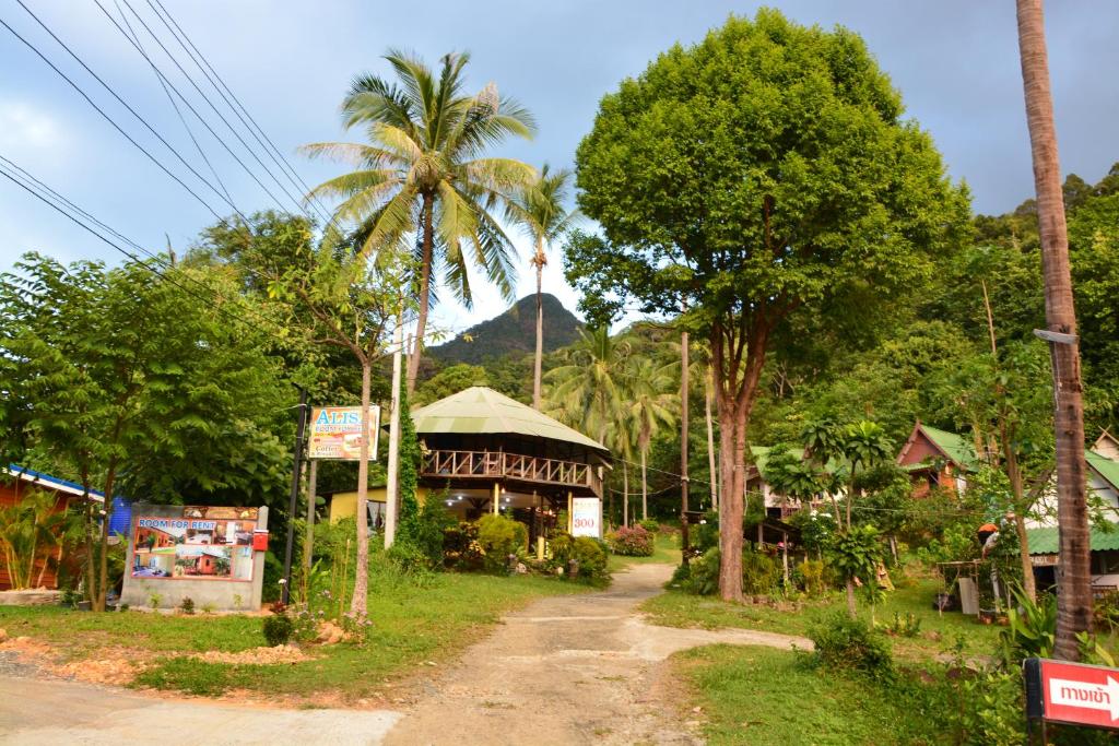 TP Hut Bungalows, Ko Chang (updated prices 2025)