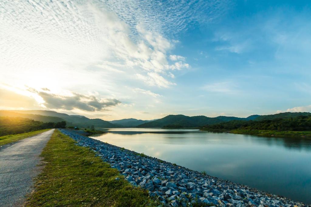 Phutawan Resort, Chai Badan (updated prices 2025)