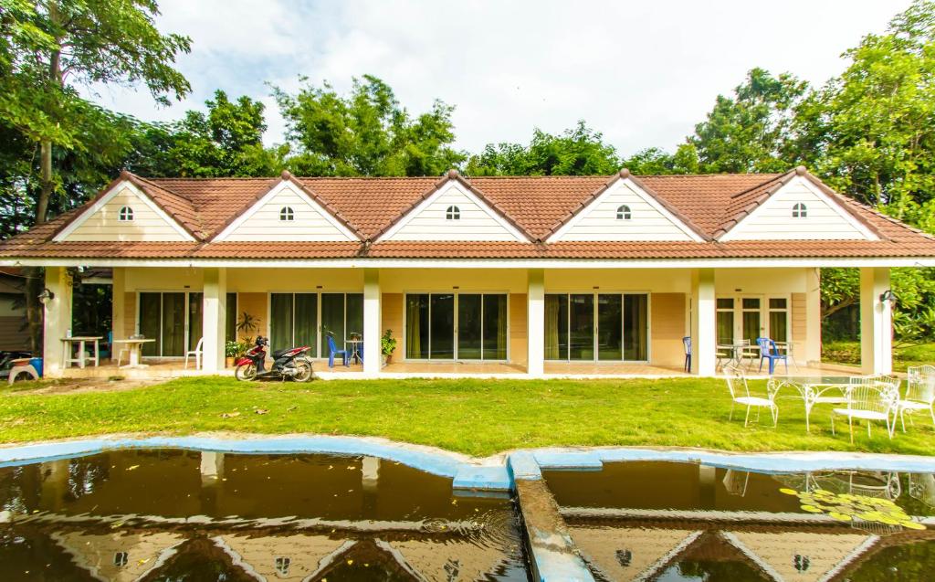 Phutawan Resort, Chai Badan (updated prices 2025)