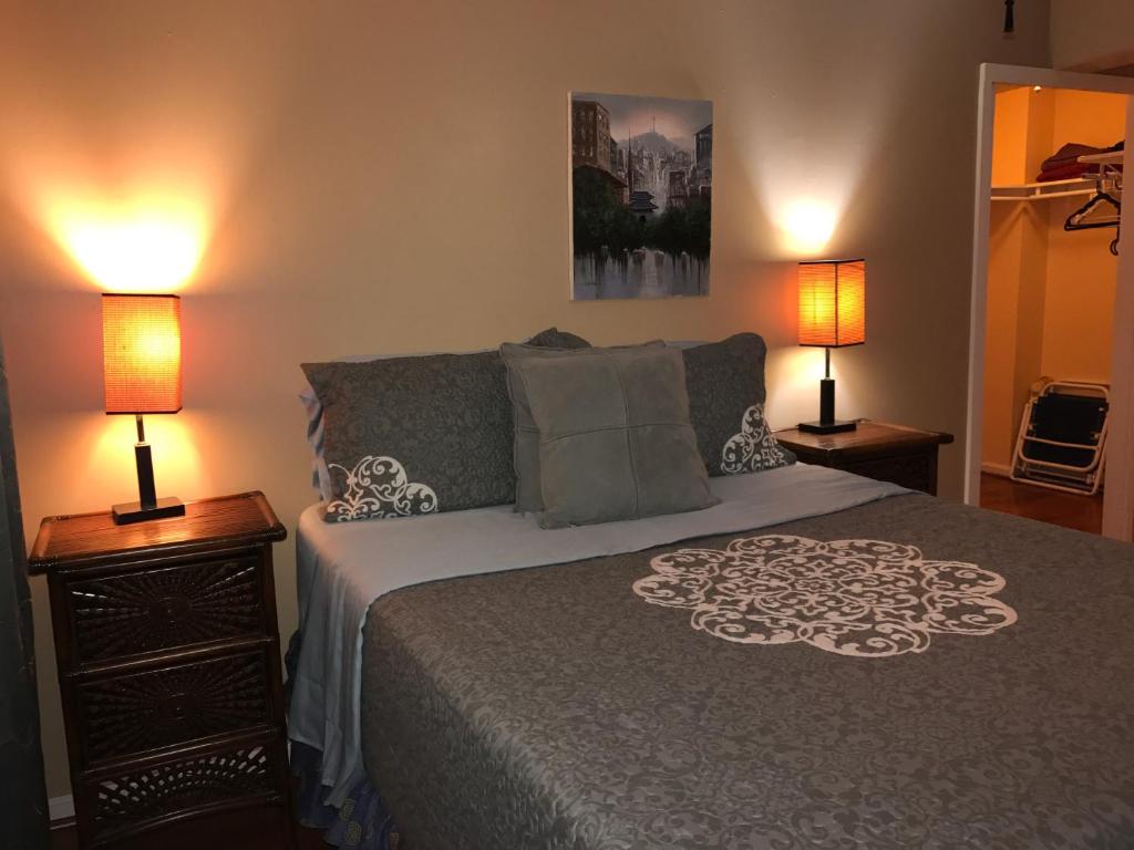 ~Waikiki~ Lowest Rates In Area ~ 1 Bedroom ~ Fully Furn ~ Blocks To Beach ~ - Honolulu, HI