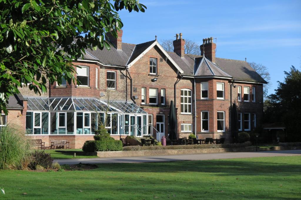 Burn Hall Hotel, Huby (updated prices 2025)
