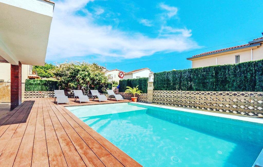 Can Pinemar, Pineda de Mar (updated prices 2025)