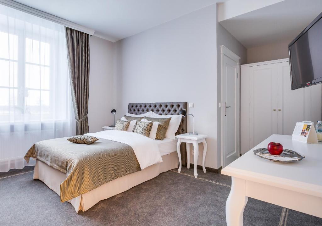 Talaria Resort&Spa, Trojanów (updated prices 2025)