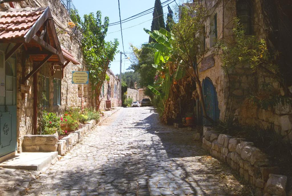 פינה שקטה על הגובה Upper Quite corner in Old Rosh pinna, Rosh Pina ...