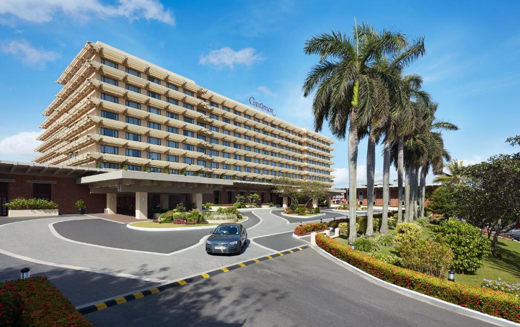 Cinnamon Lakeside, Colombo – Updated 2024 Prices