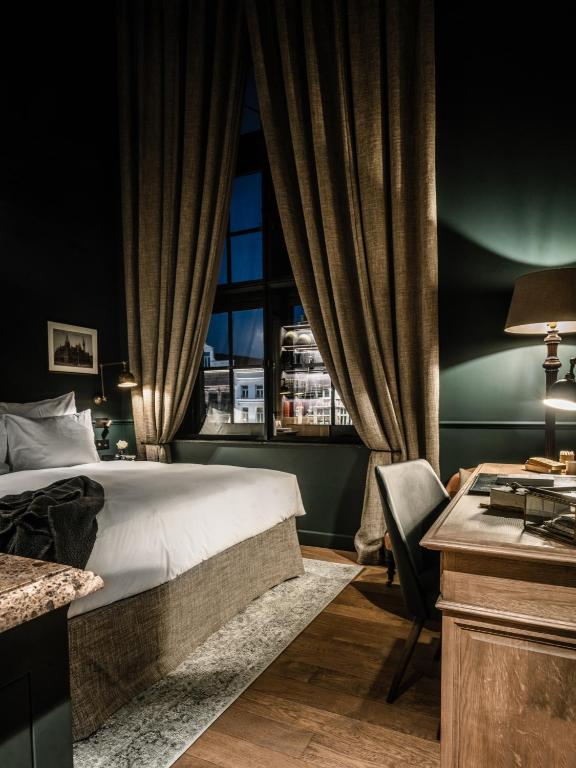 1898 The Post, Ghent (updated prices 2025)