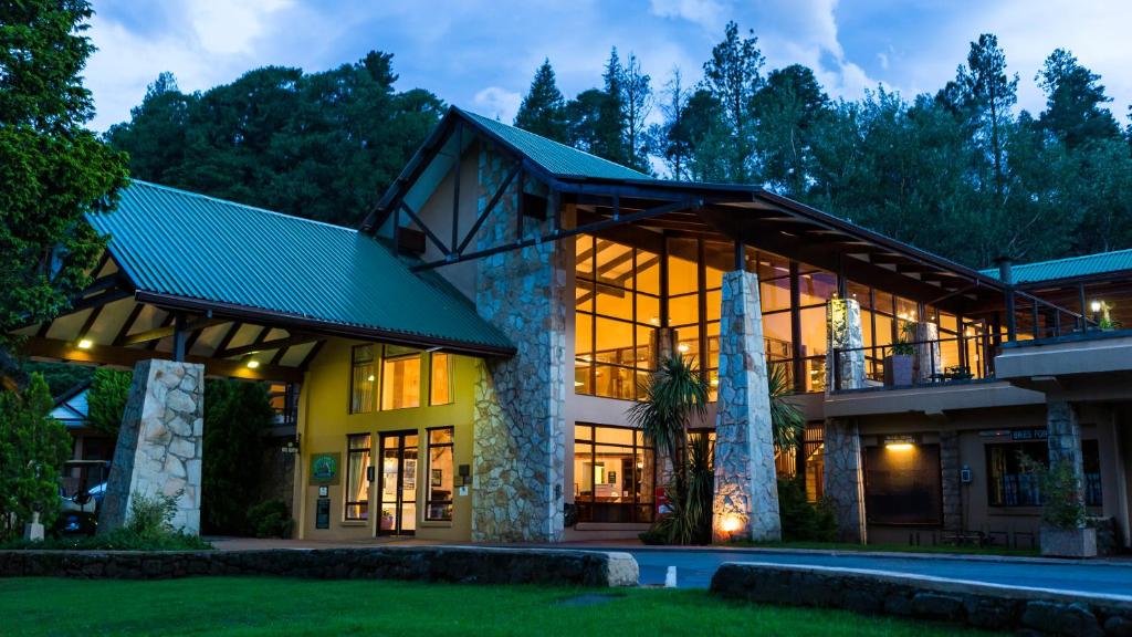 Gooderson Drakensberg Gardens Golf & Spa Resort, Drakensberg Garden ...