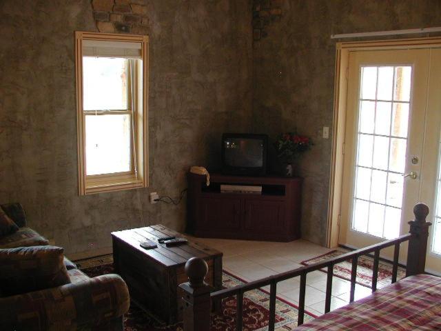 Lefty's Hideout, Custer (updated prices 2026)