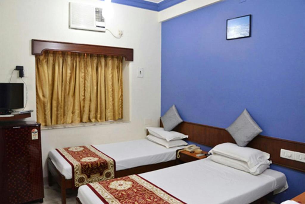 Hotel Mogul Palace - Near Masjid Bunder Mumbai, Mumbai (updated prices ...