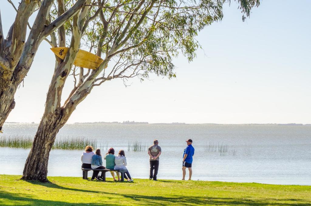 Lake Albert Caravan Park, Meningie (updated prices 2025)