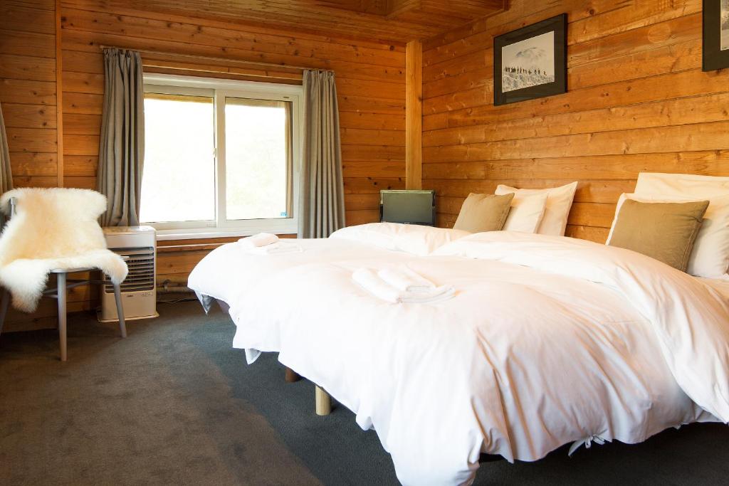 Moiwa Lodge, Niseko (updated prices 2025)