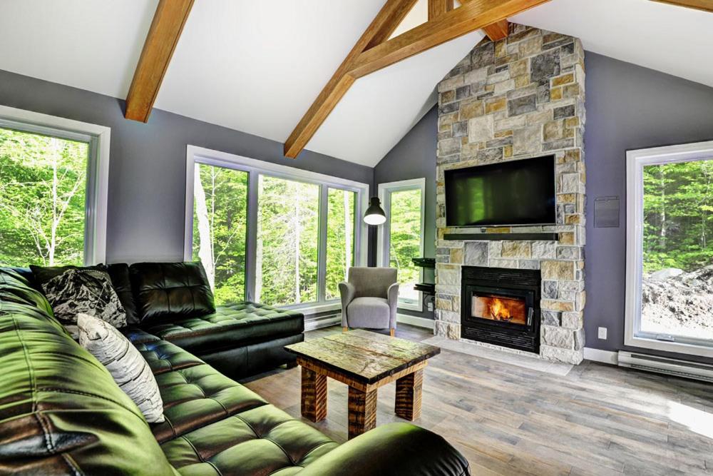 Chalet 04 Chemin Blanc by Les Chalets Alpins, Stoneham (updated prices ...