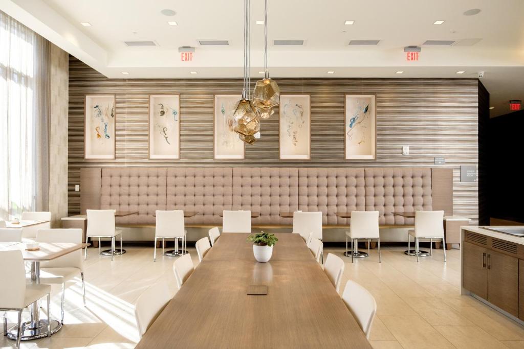 AC Hotel by Marriott Cincinnati at The Banks, Cincinnati (updated ...