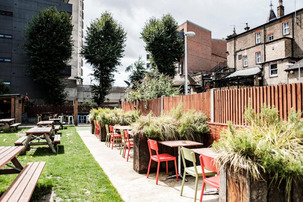 The Drayton Court Hotel, London (updated prices 2025)