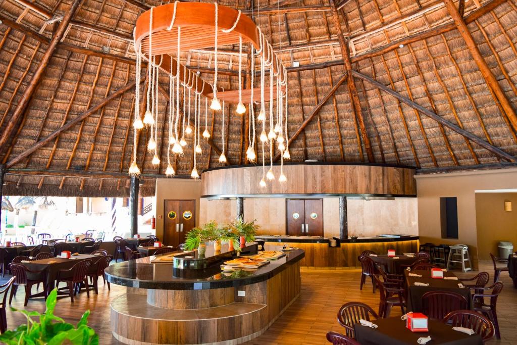 Reef Yucatán All Inclusive & Convention Center, Telchac Puerto ...