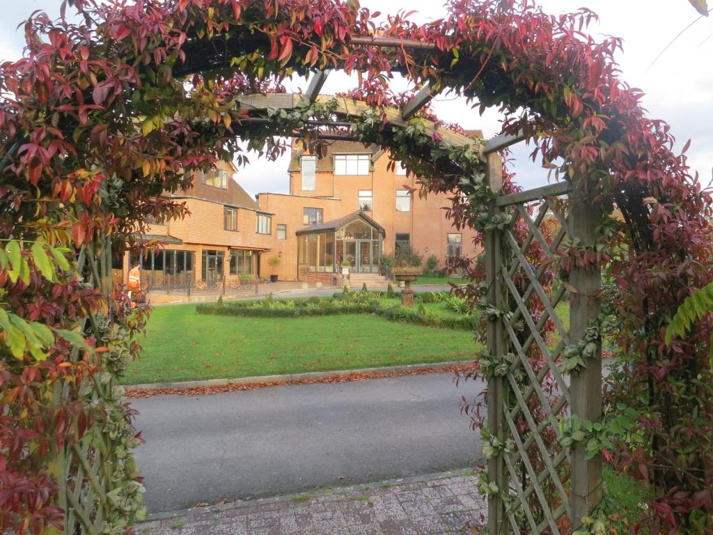Guildford Manor Hotel & Spa, Guildford (updated prices 2025)
