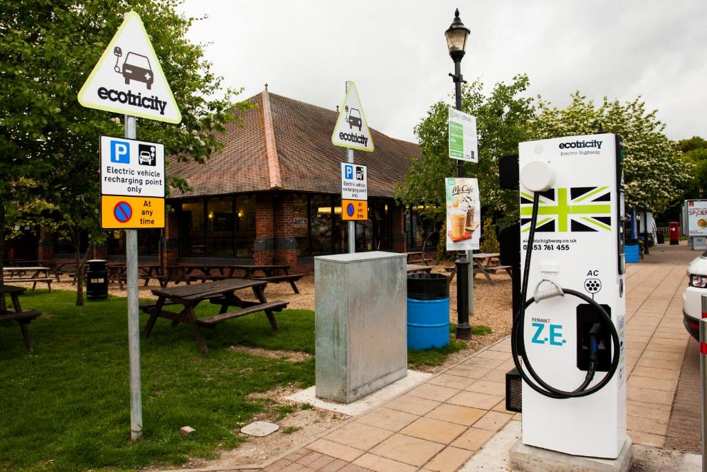 Days Inn by Wyndham Sevenoaks Clacket Lane, Westerham (updated prices 2025)