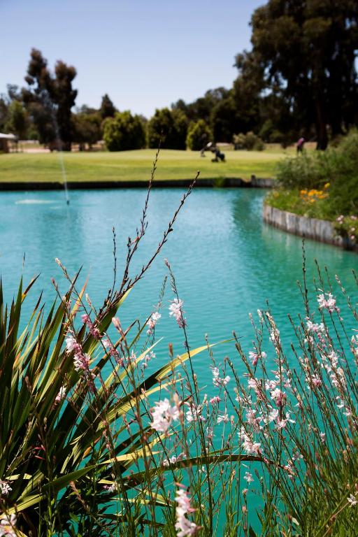 Howlong Golf Resort, Howlong (updated prices 2025)
