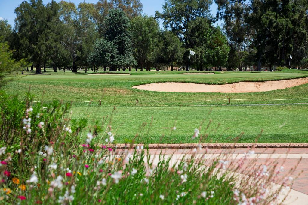 Howlong Golf Resort, Howlong (updated prices 2025)