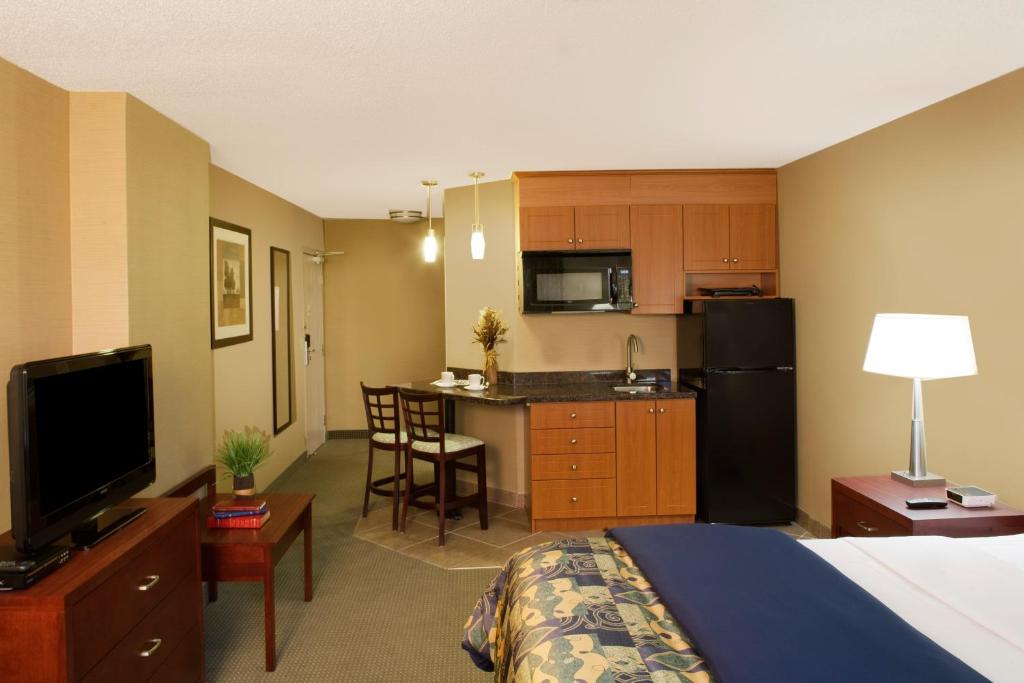 Travelodge by Wyndham Oshawa Whitby, Oshawa (updated prices 2025)
