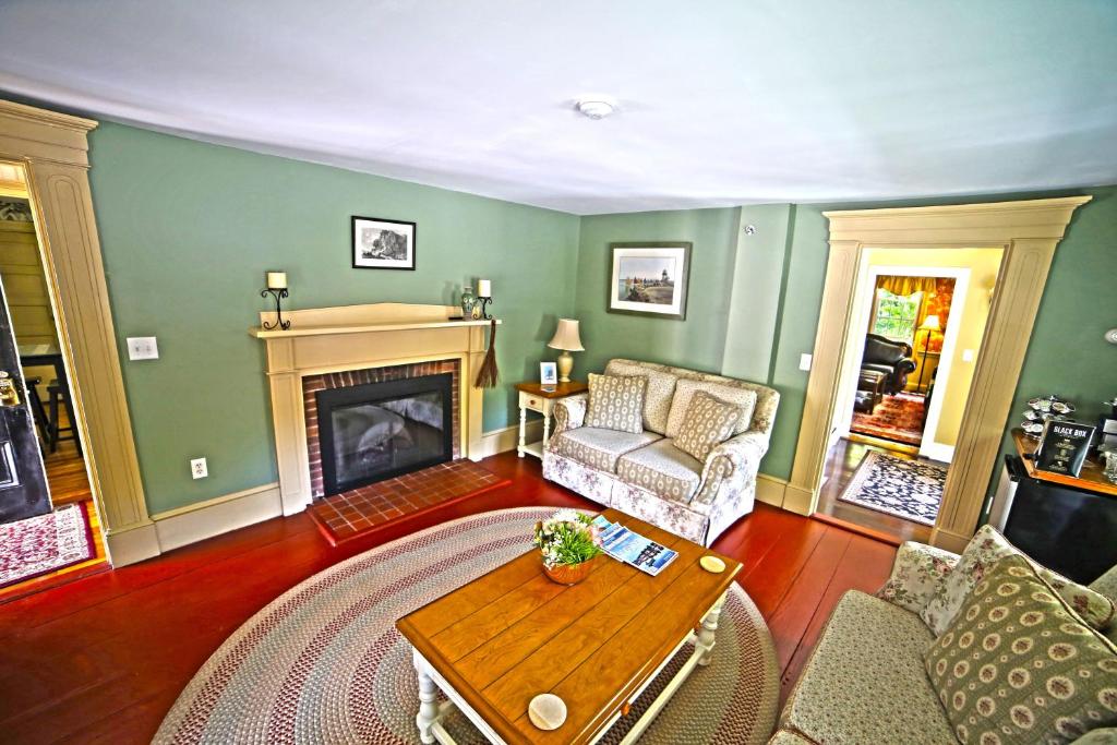 Ballard House Inn, Meredith (updated prices 2025)