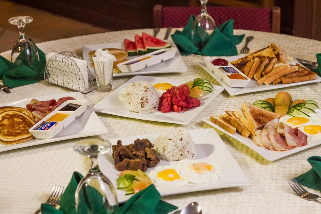 Tagaytay Country Hotel, Tagaytay (updated prices 2025)