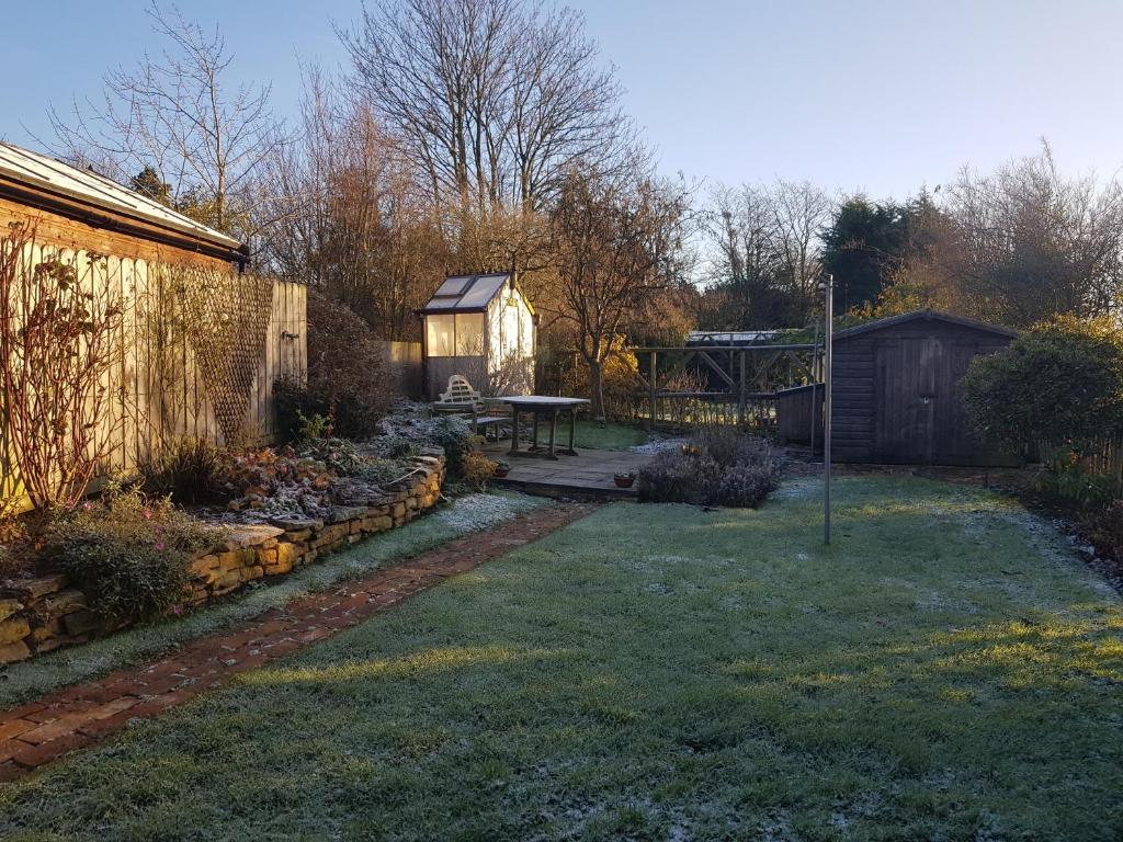 Bells Cottage, Alderton (updated prices 2025)