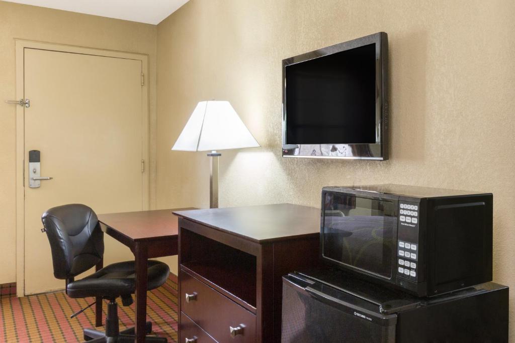 Super 8 by Wyndham Ruston, Ruston (updated prices 2025)