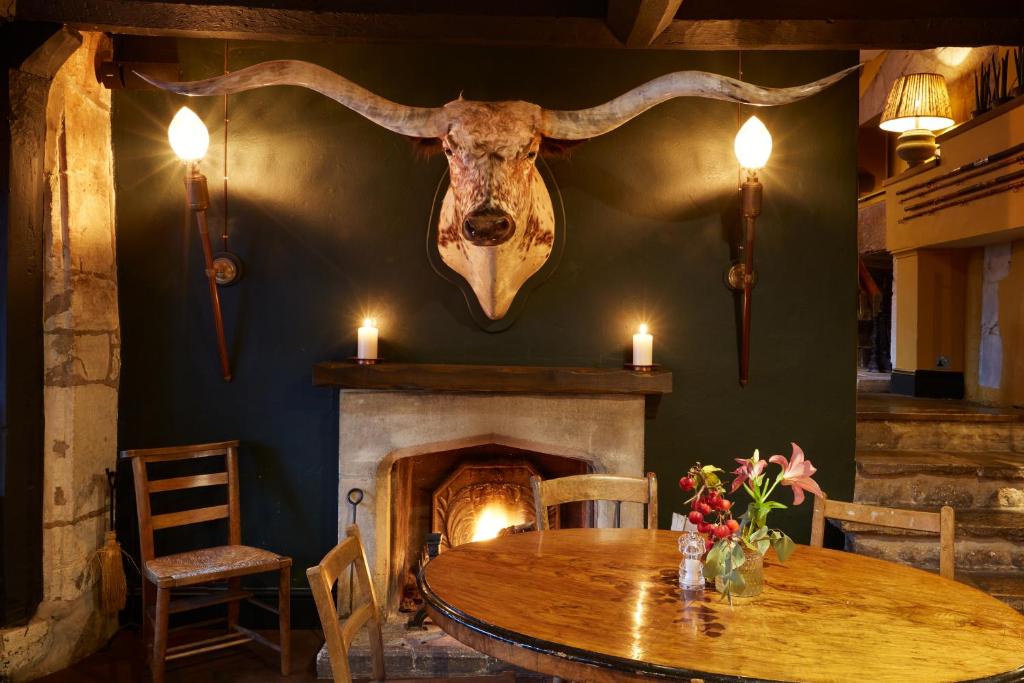 The Bull Hotel, Fairford (updated prices 2025)