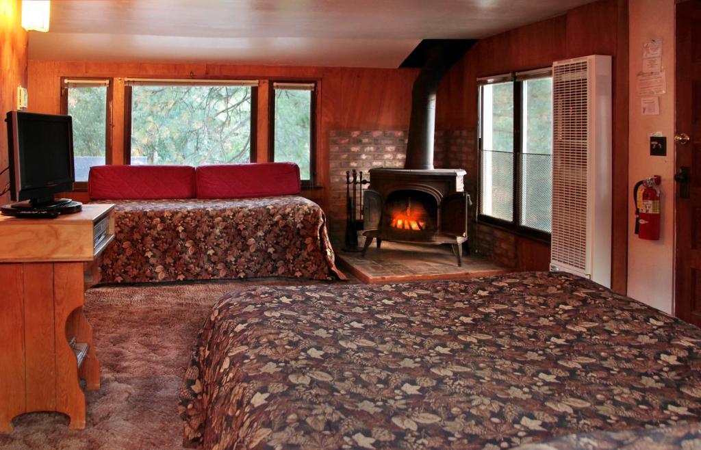 Silver Pines Lodge, Idyllwild (updated prices 2025)