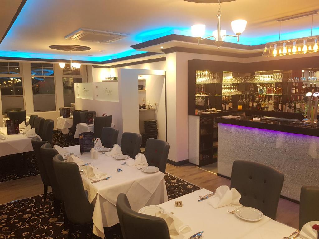 Ascot Grange Hotel - Voujon Resturant, Leeds (updated prices 2025)