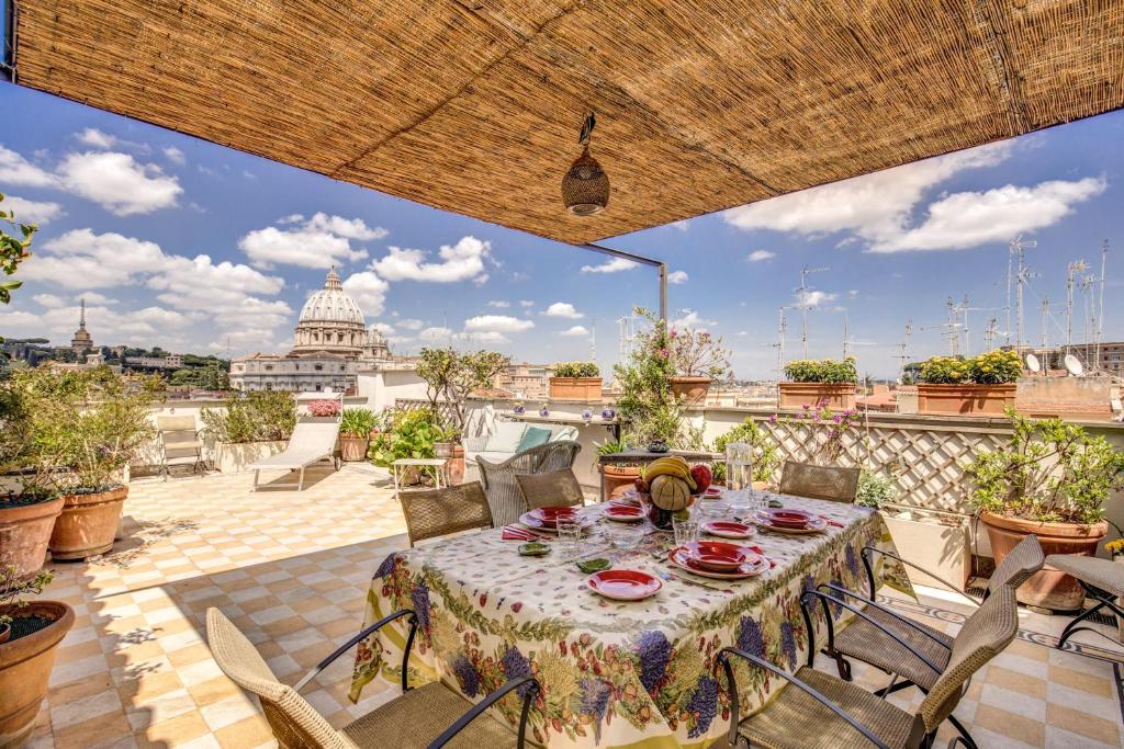 Attic with Terrace Overlooking St Peter's Basilica, Rome (updated ...